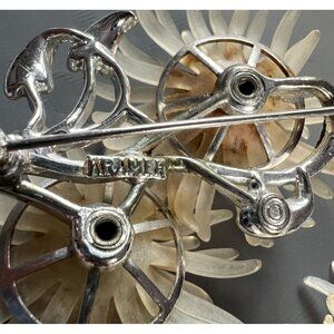 Kramar | Jewelry | Vintage Kramer Daisy Brooch Clipon Earring Daisy ...